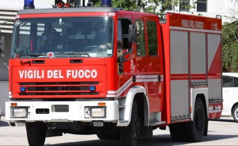 San Mauro Pascoli: incendio in villetta, la famiglia si rifugia sul ...