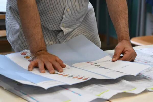 Ballottaggi, affluenza in calo: al 54,16% a metà dello scrutinio ...